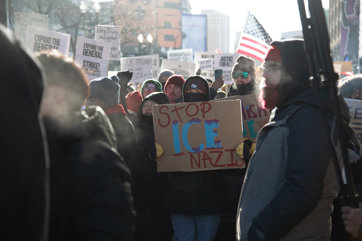 CBS Weekend News Teases Border Patrol Killing in Minneapolis, Questions ...